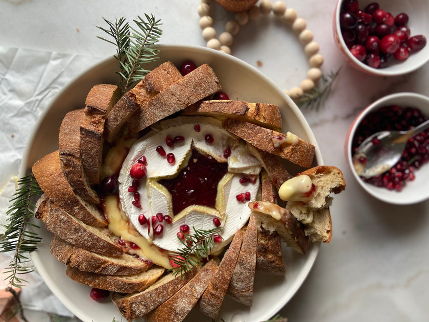Holiday Brie-Dazzled - Rosemary Olive Oil & Baked Brie – Voyageurs ...